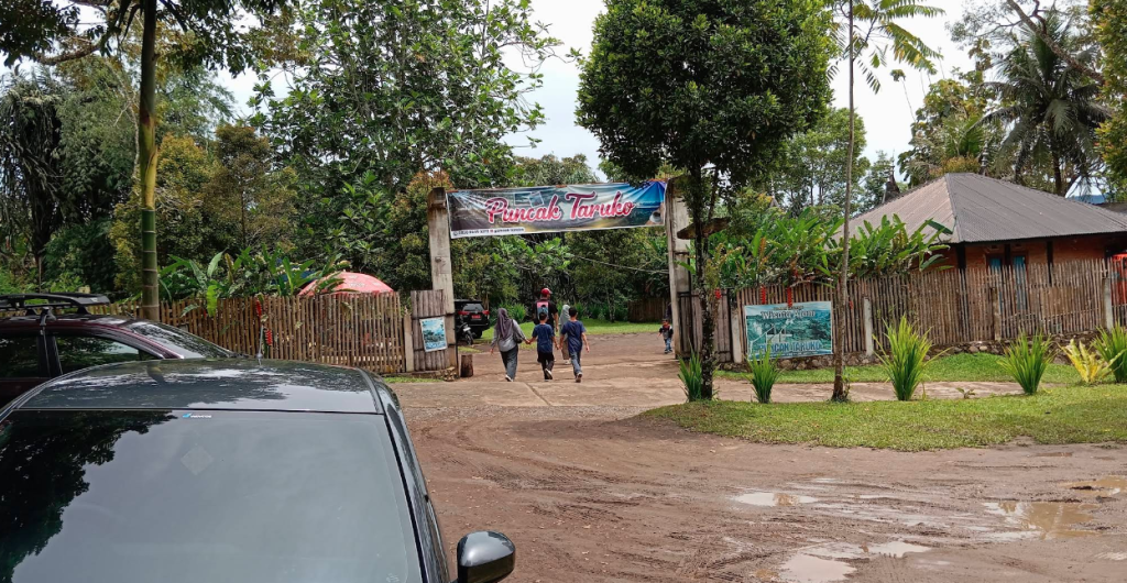 Menikmati Keindahan Puncak Taruko, Surga Wisata Alam di Sumatera Barat ...