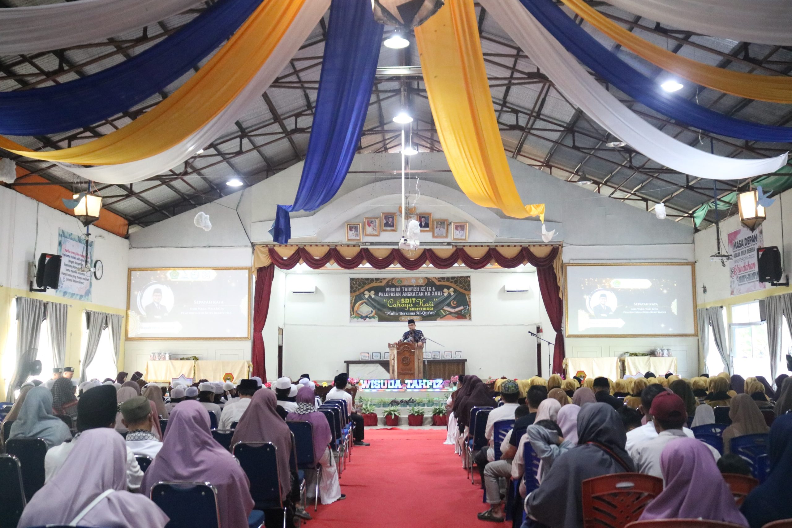 Wawako Bukittinggi Hadiri Wisuda Tahfidz SDIT Cahaya Hati: Membangun Generasi Qur’ani Unggul ...