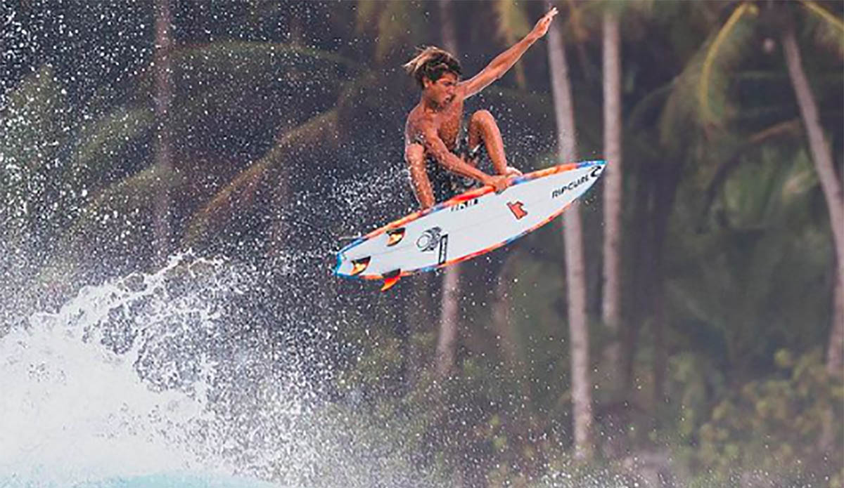 Atlet Surf Sumbar Dylan Wilcoxen Juara Nias Pro 2025 - Kota Bukittinggi ...